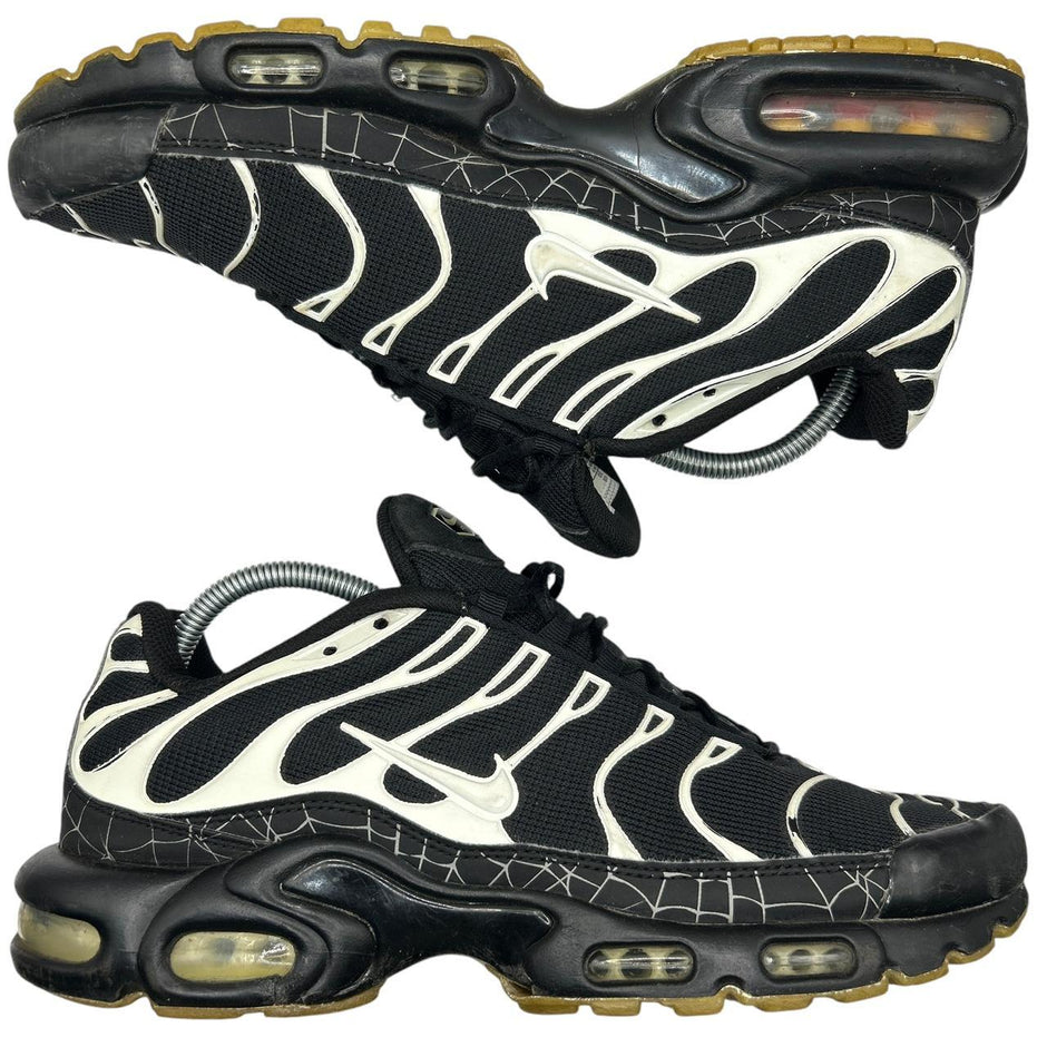 Bounty Bodega - Authentic Trainers & Streetwear Store Online, UK