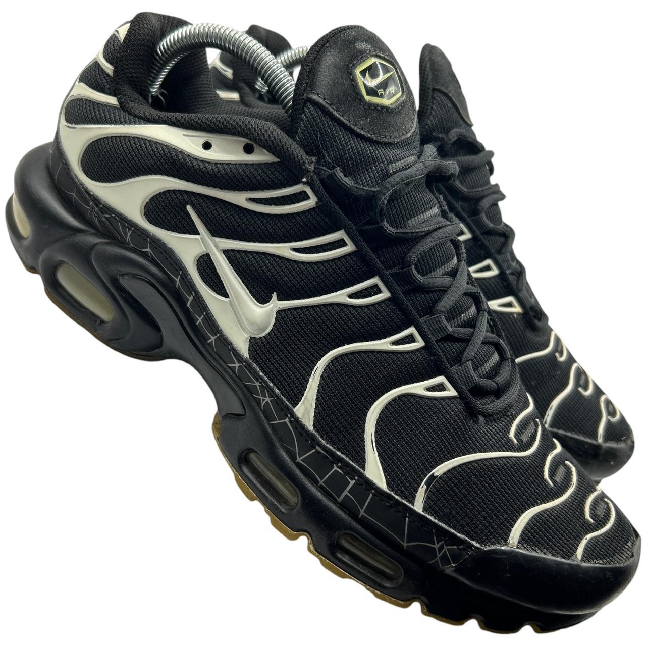 Bounty Bodega - Authentic Trainers & Streetwear Store Online, UK